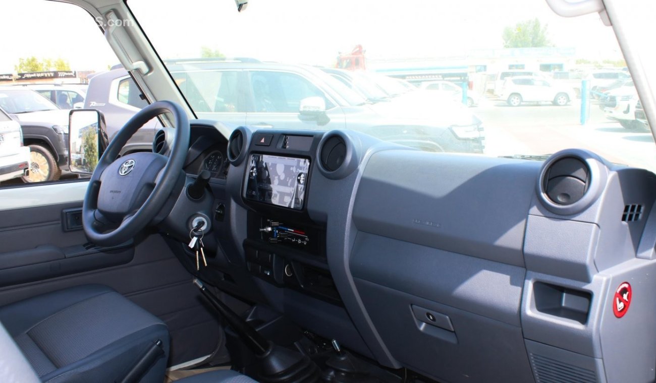 New Toyota Land Cruiser Pick Up TOYOTA LC 79 4.0 V6 2022 for sale in Dubai - 546423