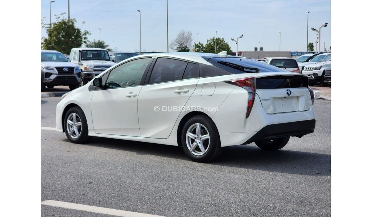 Used Toyota prius 2016 for sale in Dubai - 733612