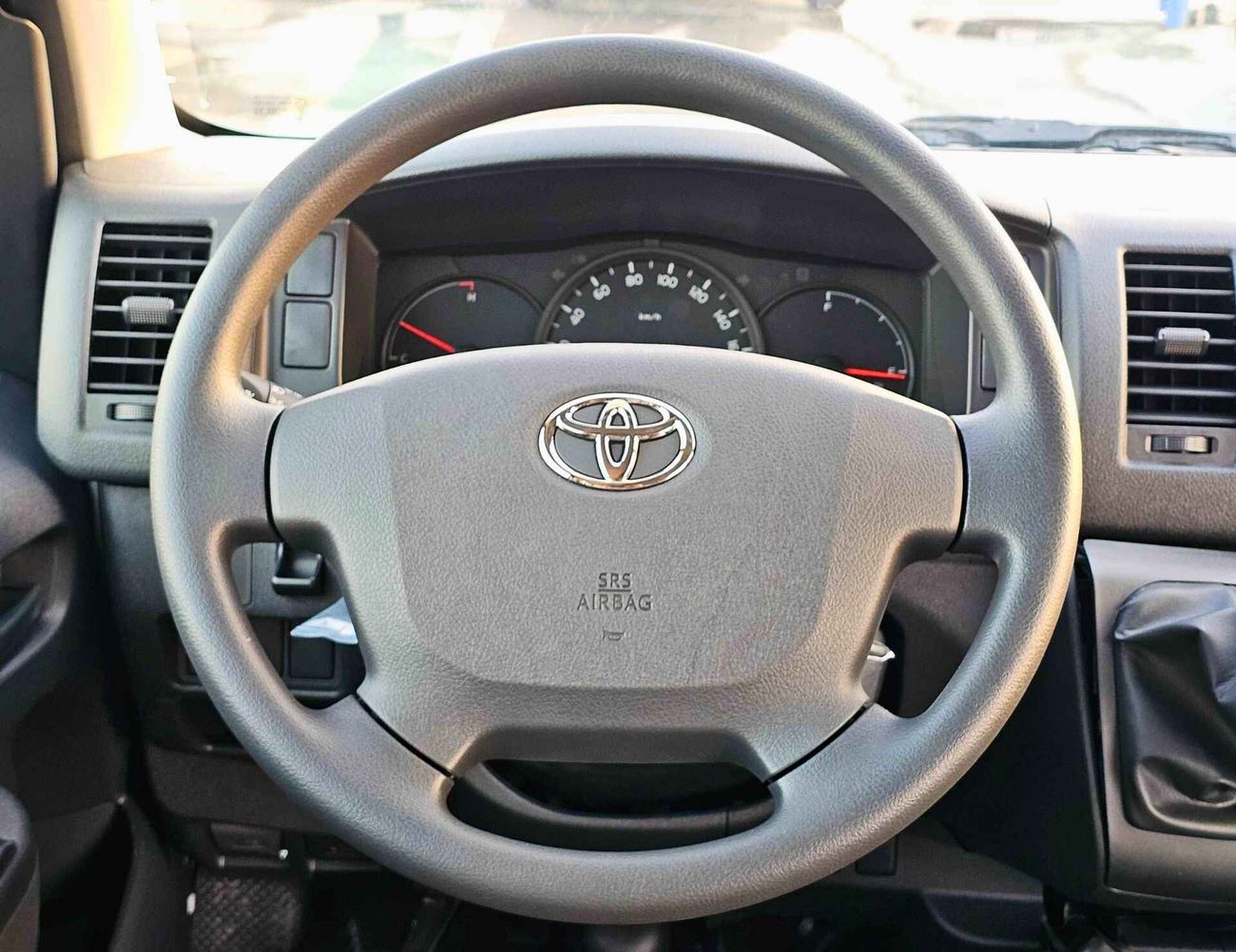 New Toyota Hiace HIGHROOF | DX | OLD SHAPE | M/T | 2.5L V4 DIESEL ...