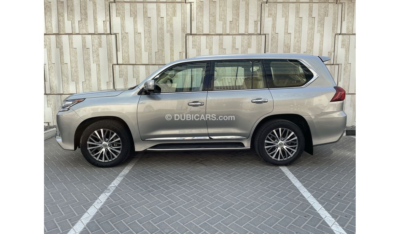 Used Lexus LX570 5700 2017 for sale in Dubai - 460859