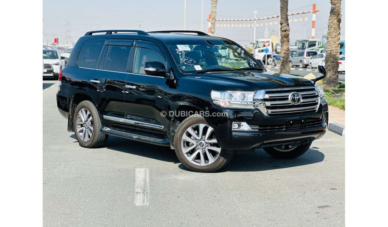 Used Toyota Land Cruiser 2020 for sale in Dubai - 605156