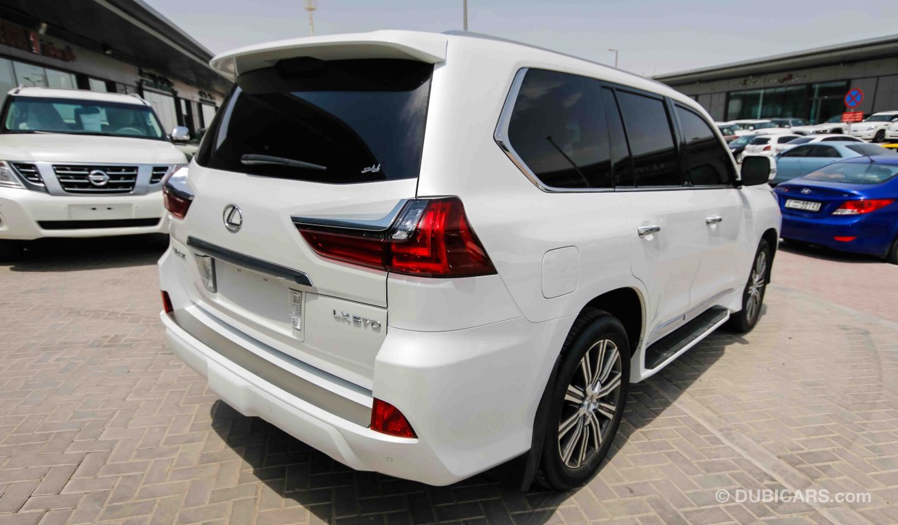 Used Lexus LX570 2016 for sale in Abu Dhabi - 117529