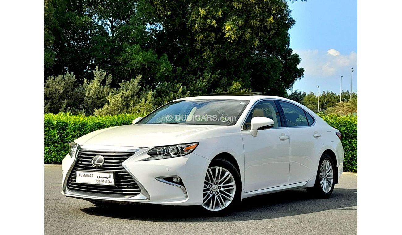 Used Lexus ES350 2016 for sale in Dubai - 572567