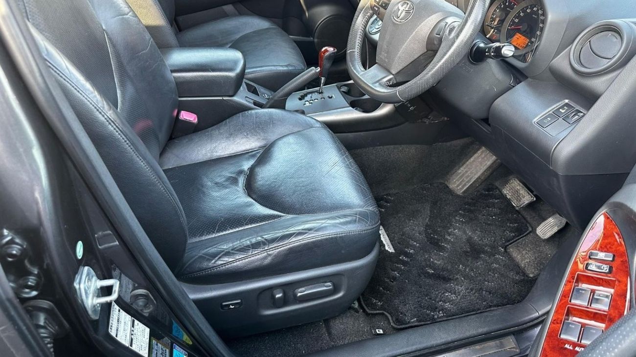 Used Toyota Vanguard 2011 for sale in Dubai - 705901