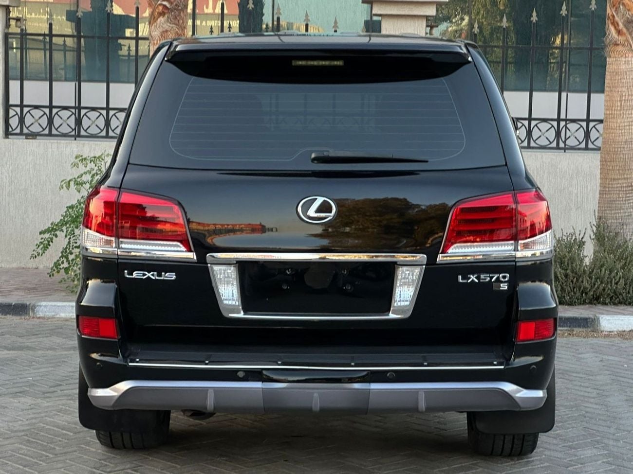 Used Lexus LX 570 2011 for sale in Dubai - 712744