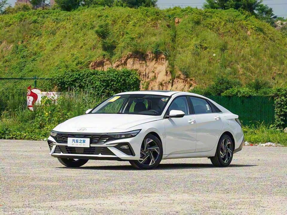 New Hyundai Elantra 1.5L CVT GLX Elite Edition | Sunroof | For Export ...