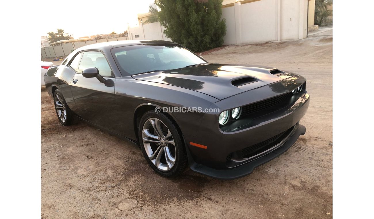 Used Dodge Challenger R/T 5.7 2022 for sale in Dubai - 685901