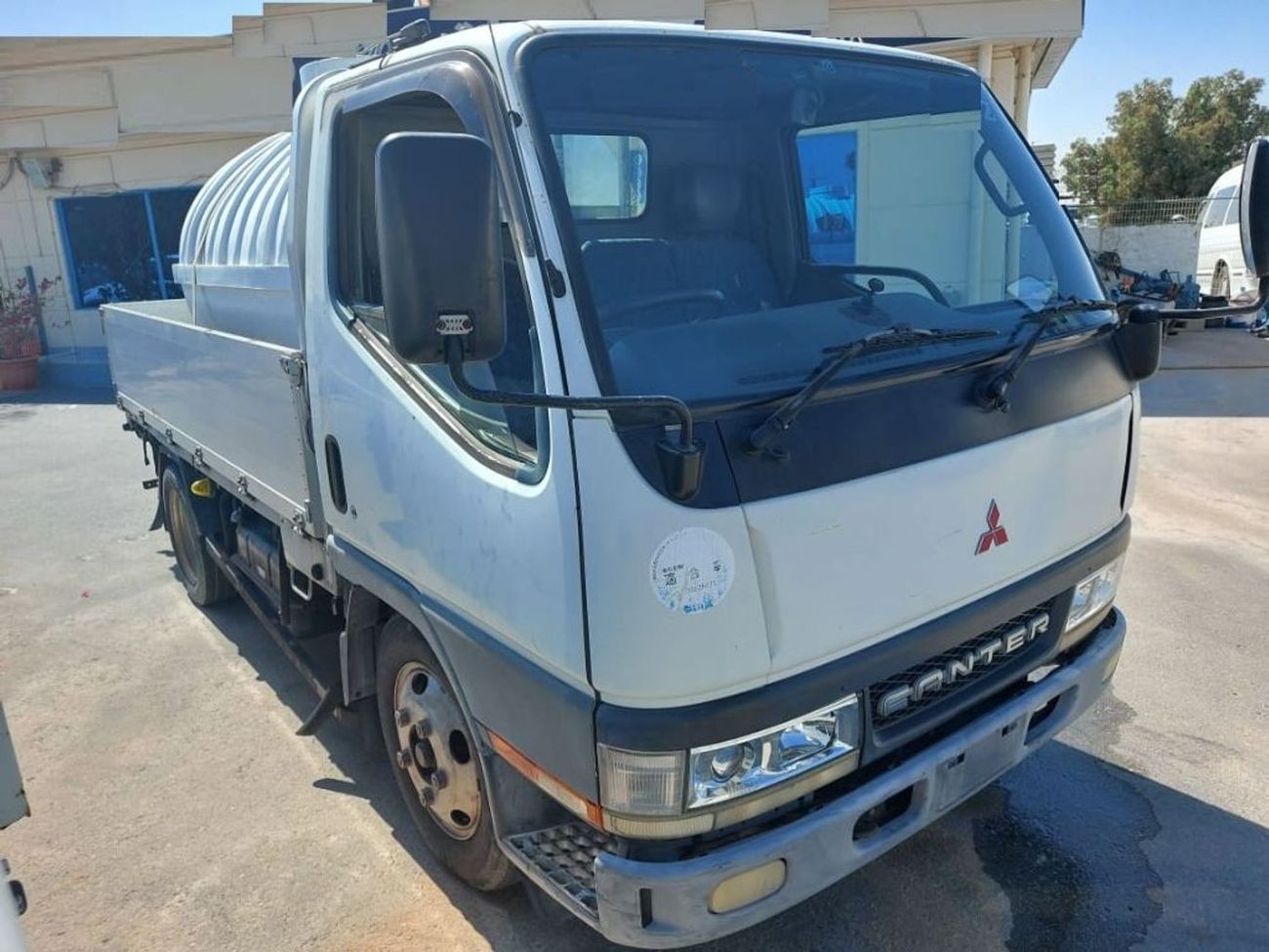 Used Mitsubishi Fuso Canter TRUCK 1999 2 TON 4M51 ENGINE WHITE COLOUR ...