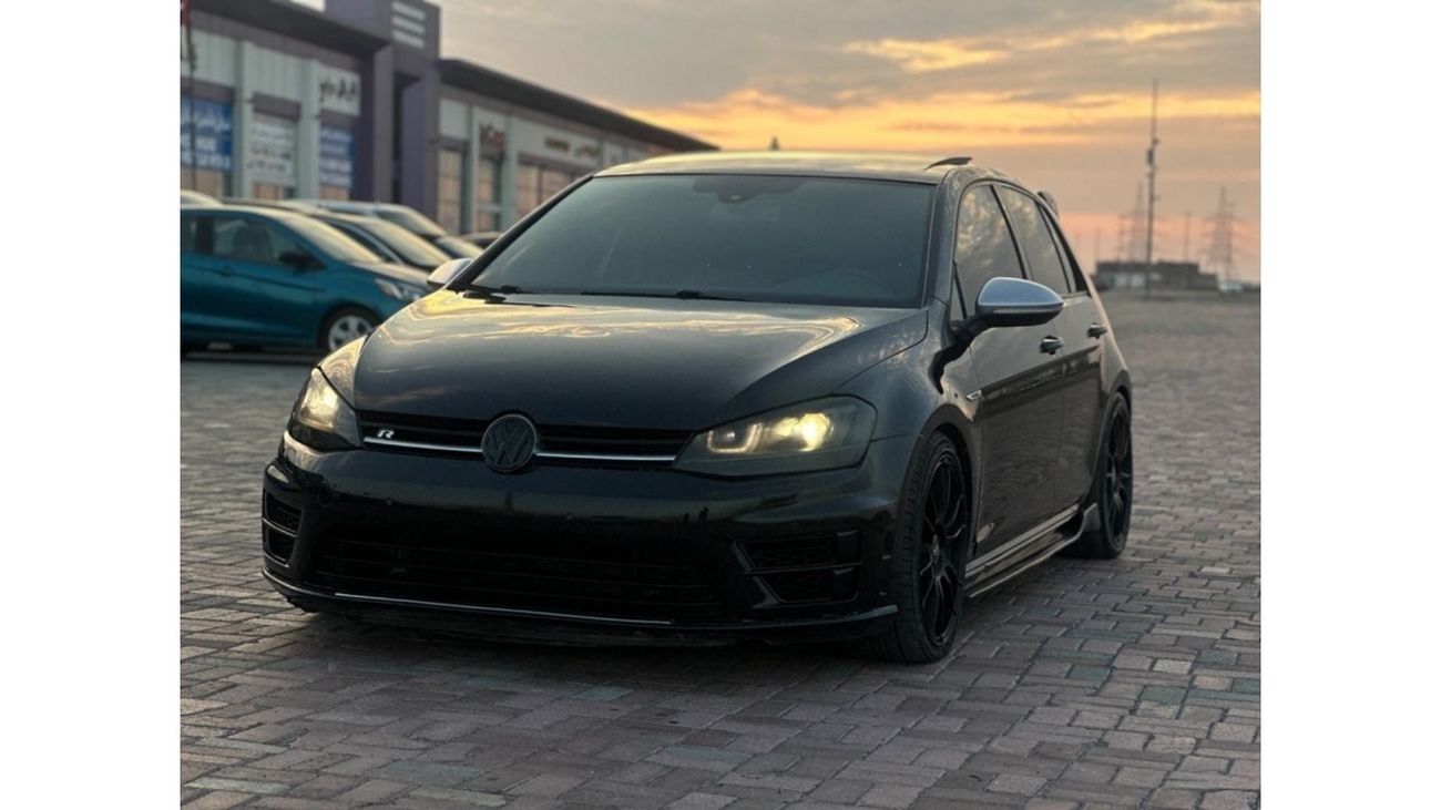 Used Volkswagen Golf R 2016 for sale in Dubai - 700508