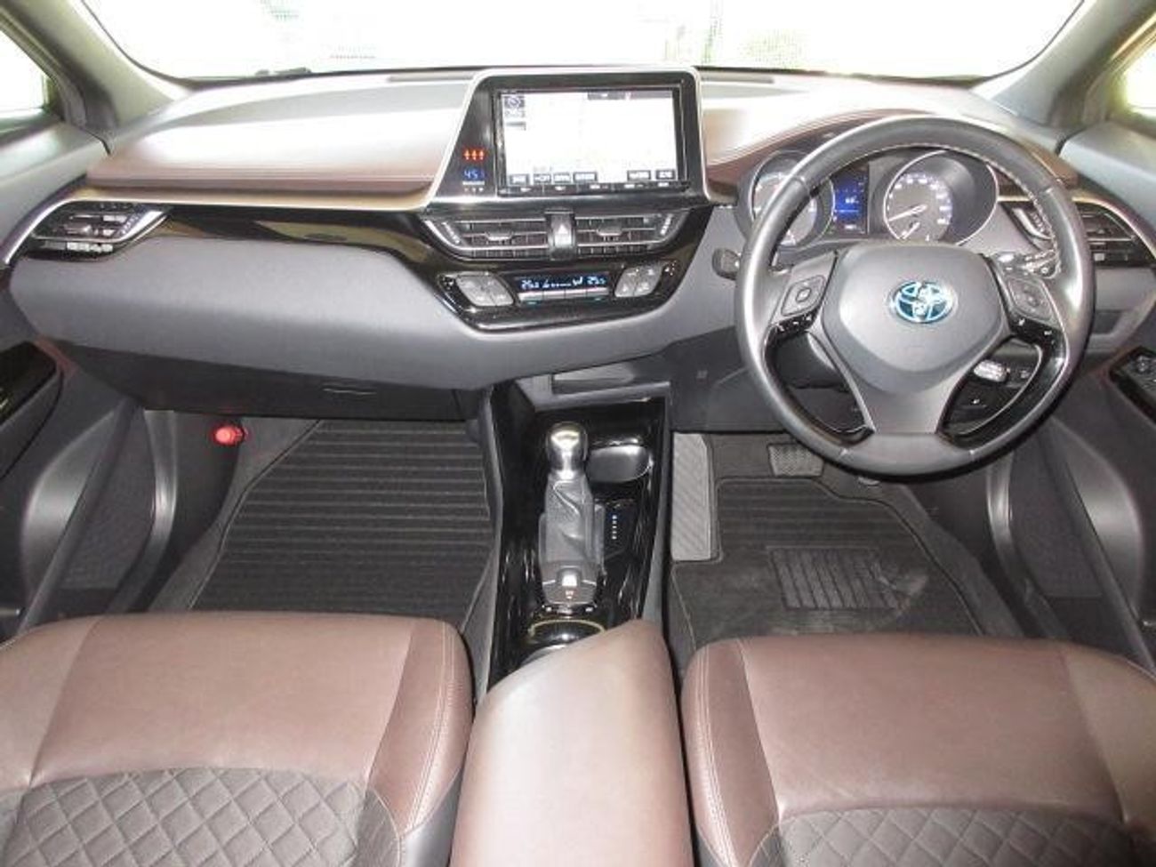 Used Toyota C-HR ZYX10 2018 for sale in Japan - 729169