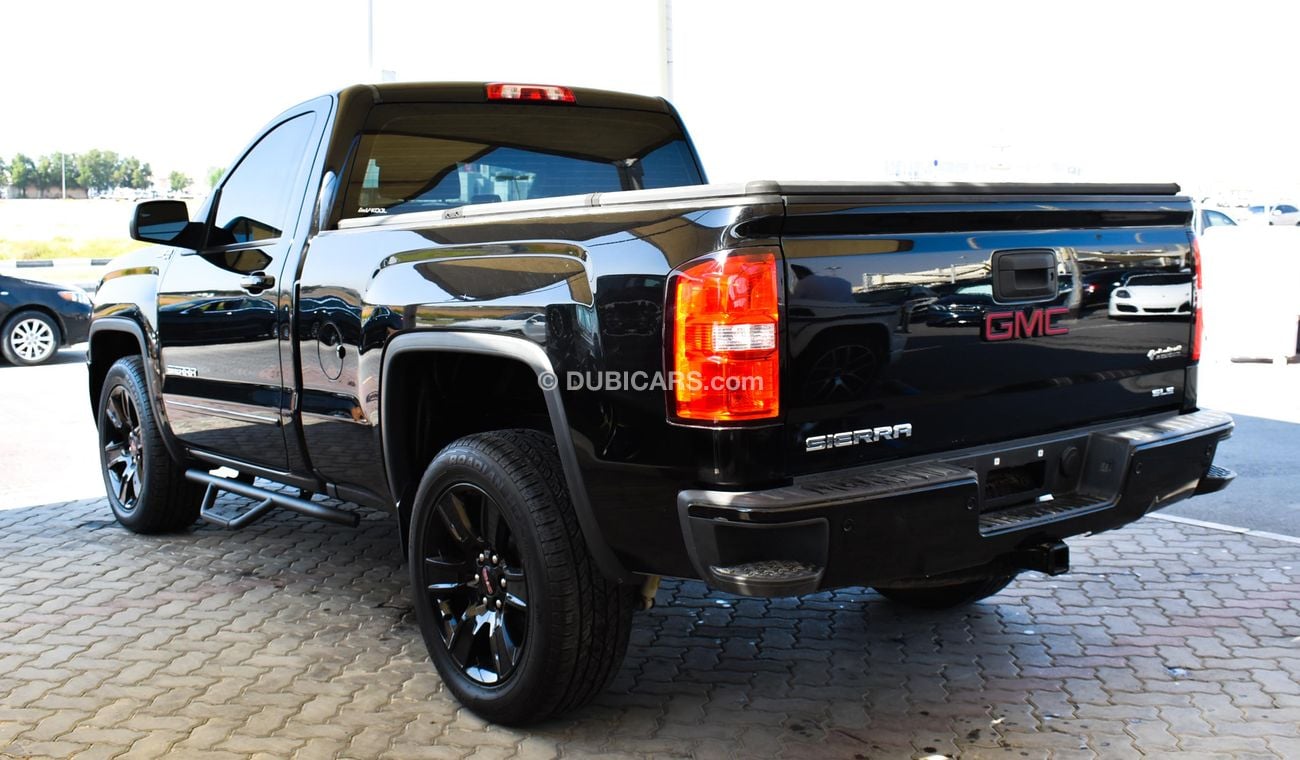 Used GMC Sierra SLE Z71 2018 for sale in Sharjah - 563599