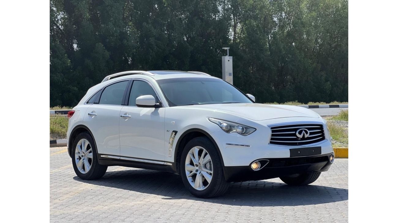 Used Infiniti QX70 Luxury 2016 for sale in Sharjah - 751621