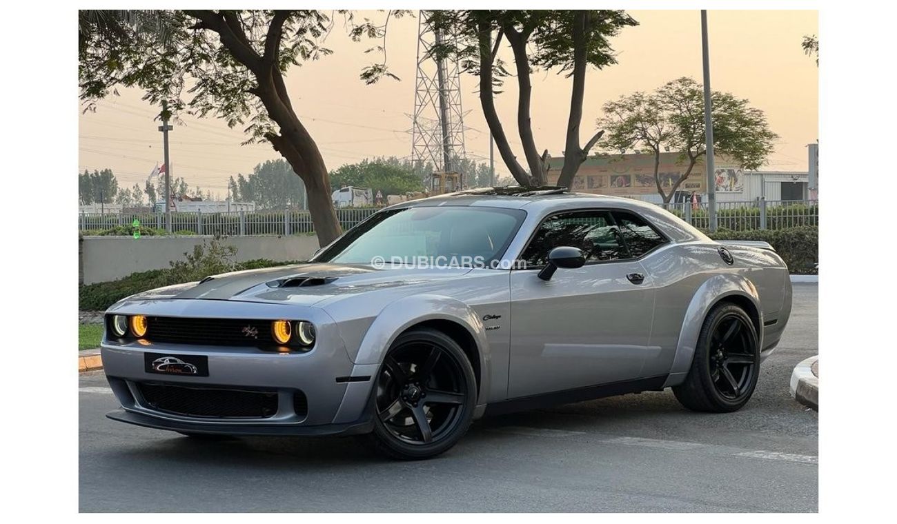 Used R/T DODGE CHALLENGER RT 5.7L 2016 GCC FULL OPTION CARBON FIBER ...