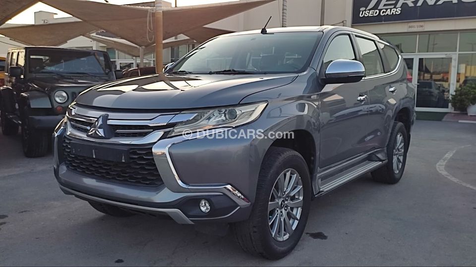 Used Mitsubishi Montero GLX 2016 for sale in Sharjah - 546797