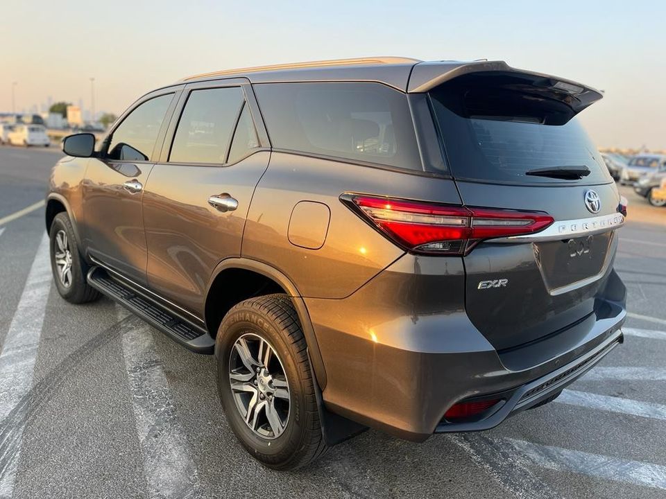 Used Toyota Fortuner EXR 2019 for sale in Dubai - 704565