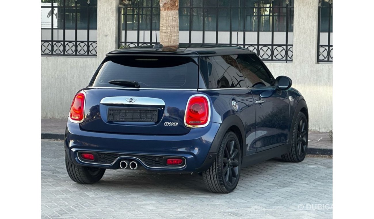 Used Mini Cooper S 2018 for sale in Sharjah - 715669