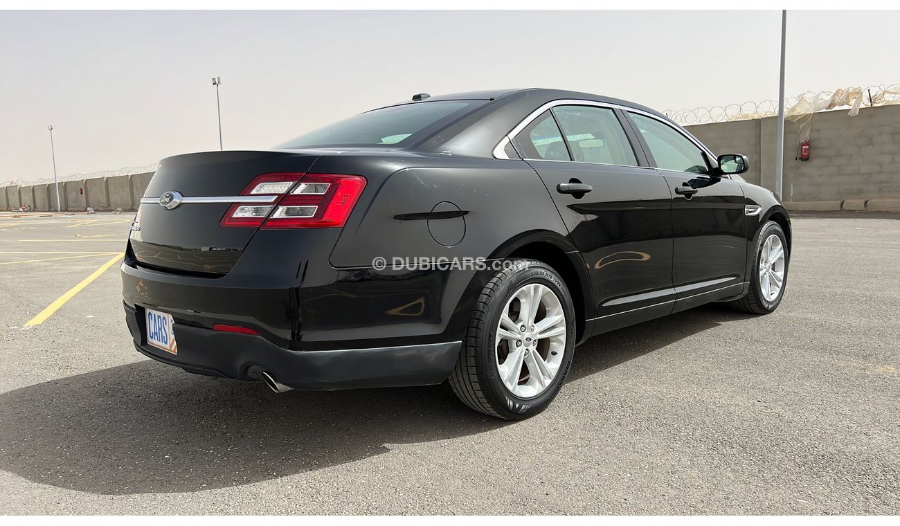 Used Ford Taurus 3500 2017 for sale in Dubai - 567078
