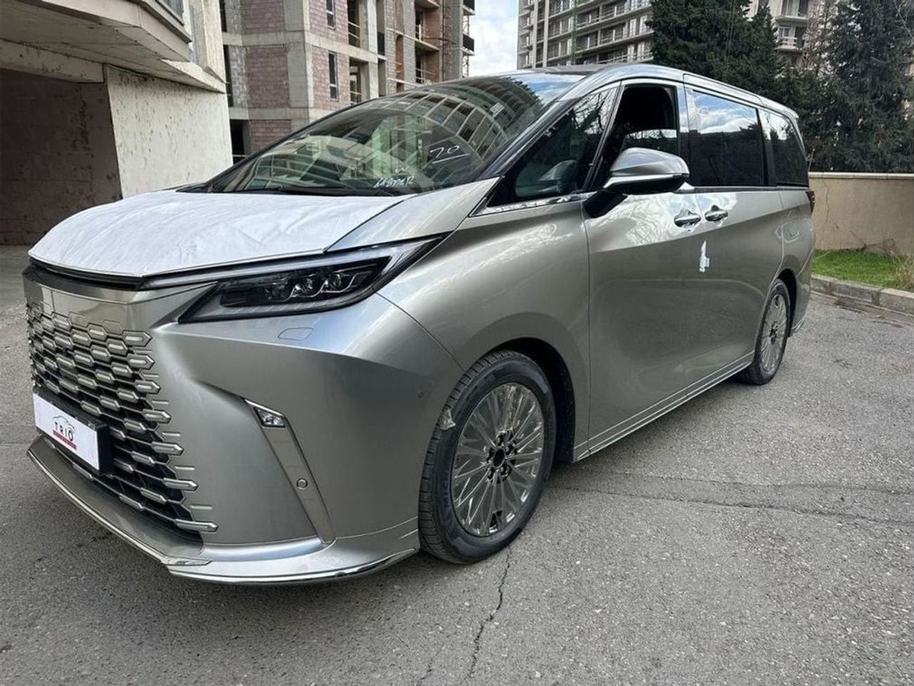 New Lexus LM 350h 2025 LEXUS LM350h 2.5L EUROPEAN SONIC TITANIUM 2025 for sale in Dubai - 789994