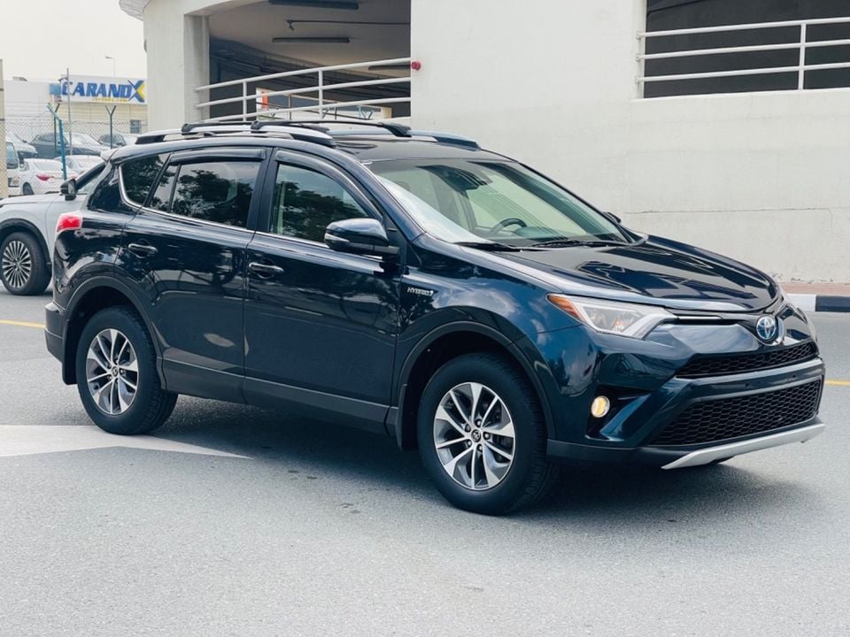 Used Toyota RAV4 Platinum Hybrid AWD full option 2017 for sale in Dubai ...