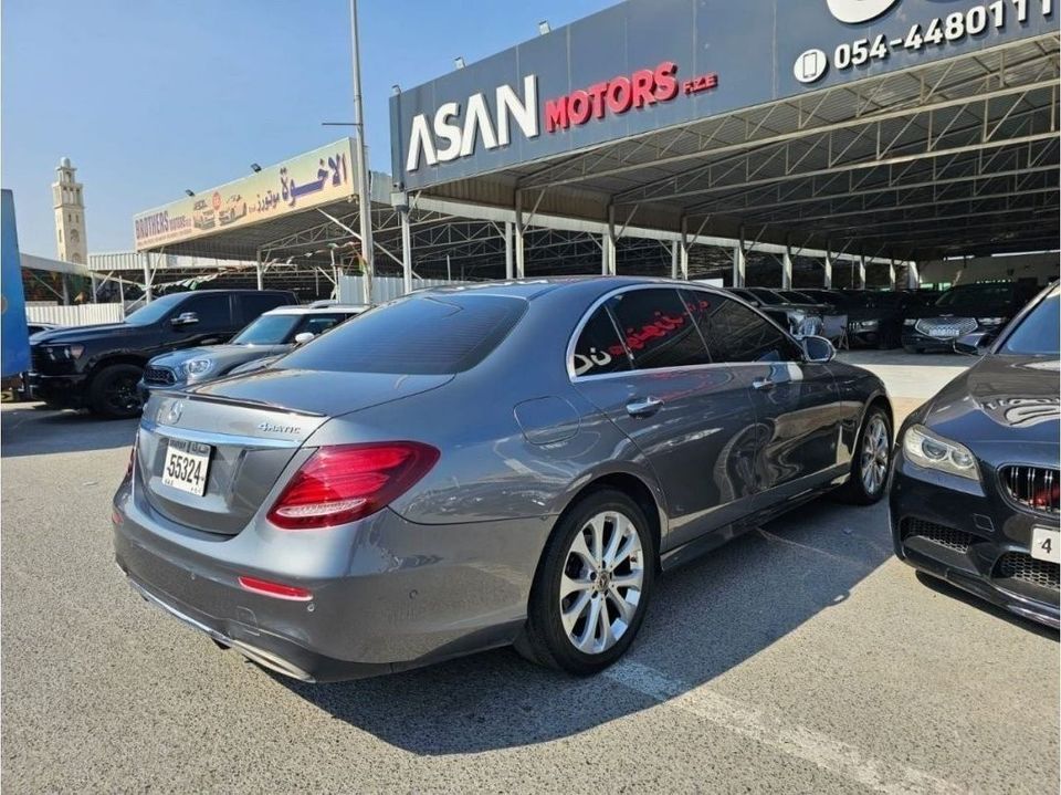 Used Mercedes-Benz E300 Std 2018 for sale in Dubai - 708253