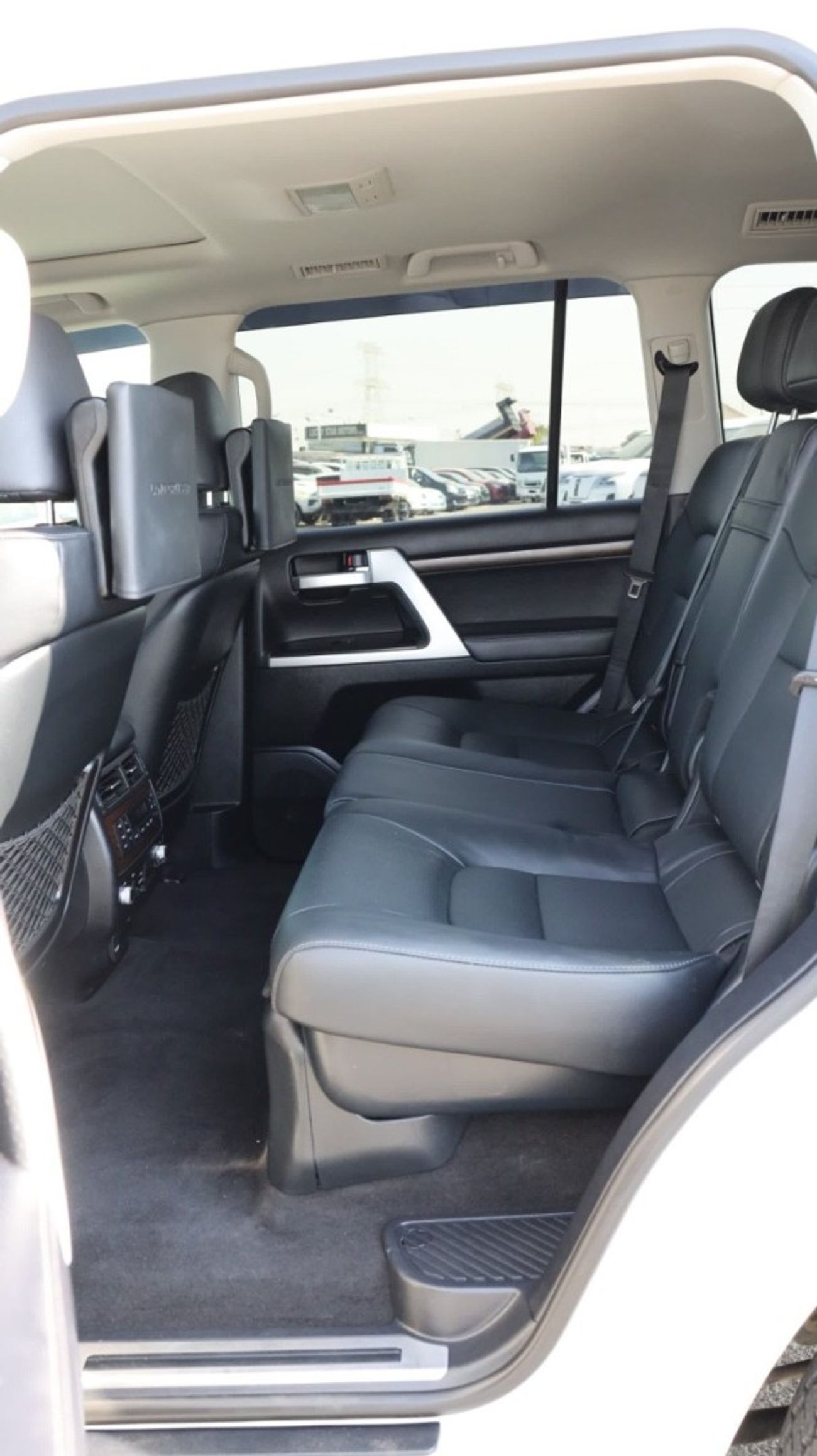 Used Toyota Land Cruiser Sahara 2020 RHD Diesel V8 Full Option Top Of ...