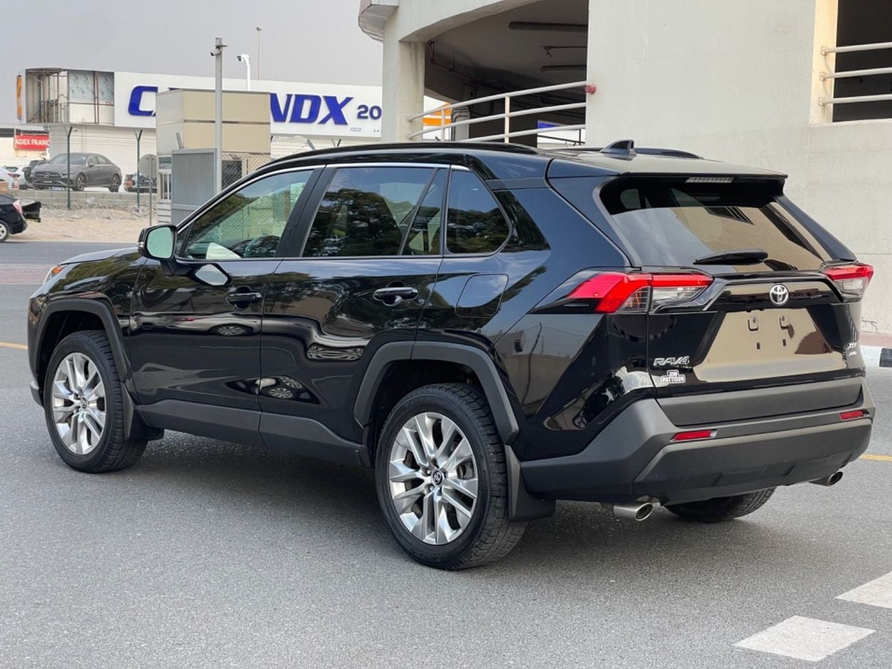 Used Toyota RAV4 2019 RAV4 xle AWD premium 2019 for sale in Dubai - 785223