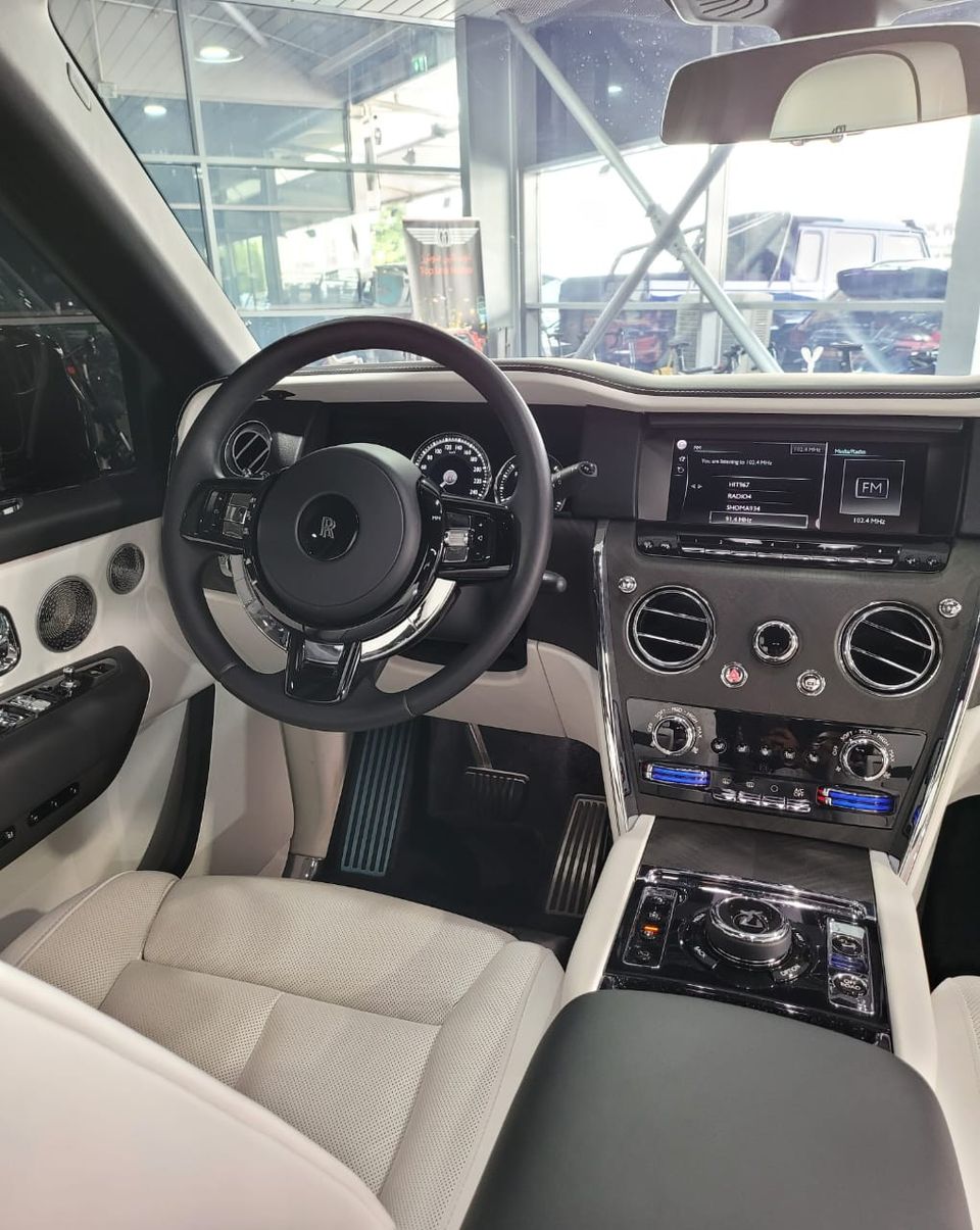 Used Rolls-Royce Cullinan STANDARD 2020 for sale in Dubai - 438810