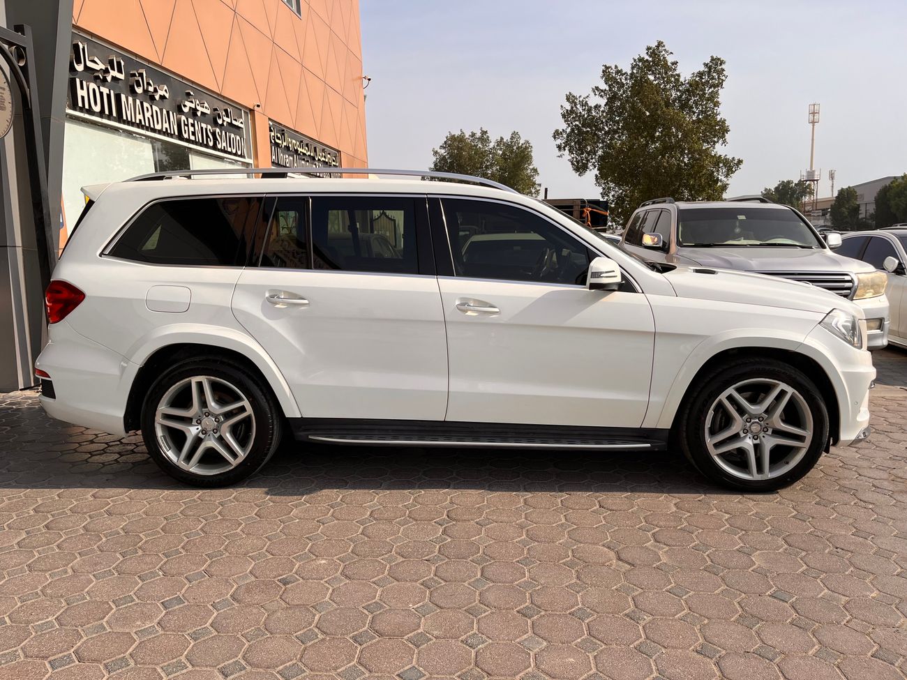 Used Mercedes-Benz GL 500 AMG 2013 for sale in Abu Dhabi - 777795