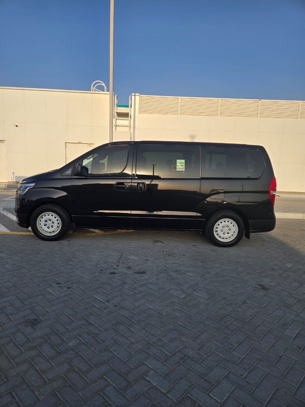 Used Hyundai H-1 2020 for sale in Dubai - 803559
