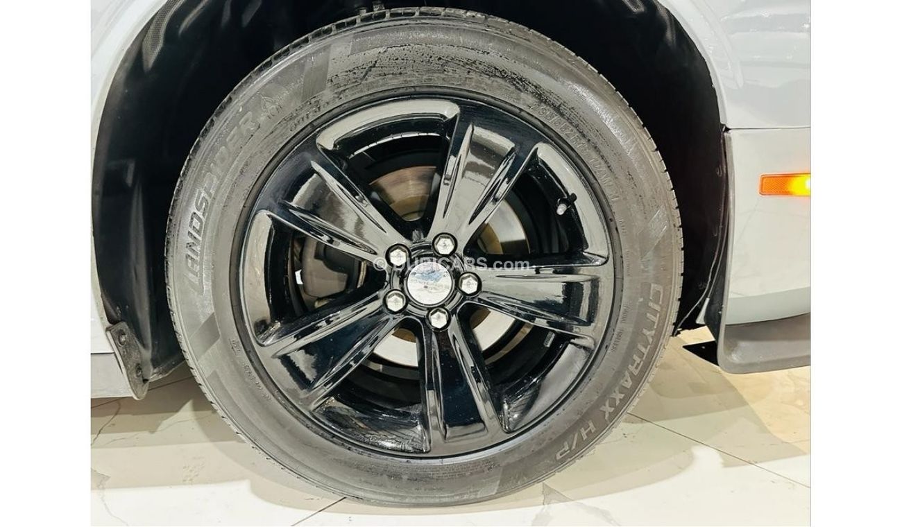 Used Dodge Challenger SXT SRT 2020 for sale in Dubai - 673137