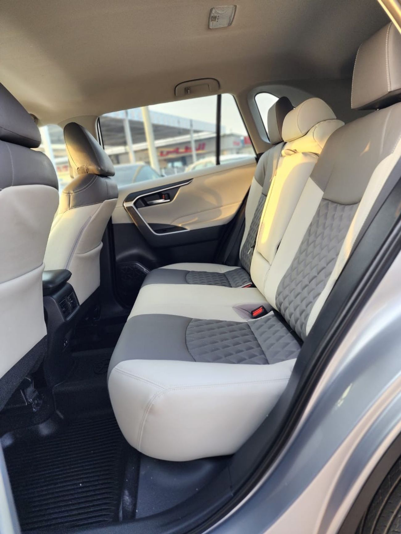 Used TOYOTA RAV4 XLE 2021 2021 for sale in Dubai - 696531