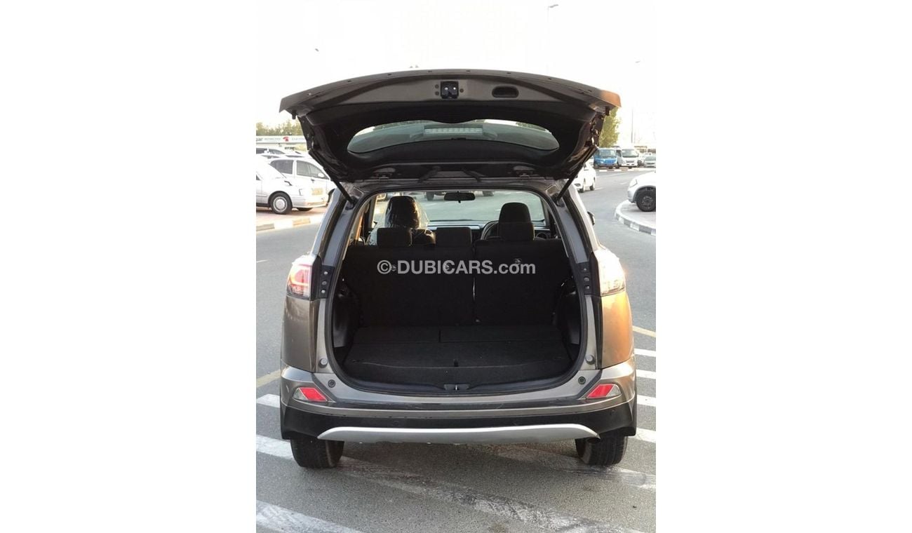 Used Toyota RAV4 Toyota Rav 4 Petrol Engine 2016 model golden color ...