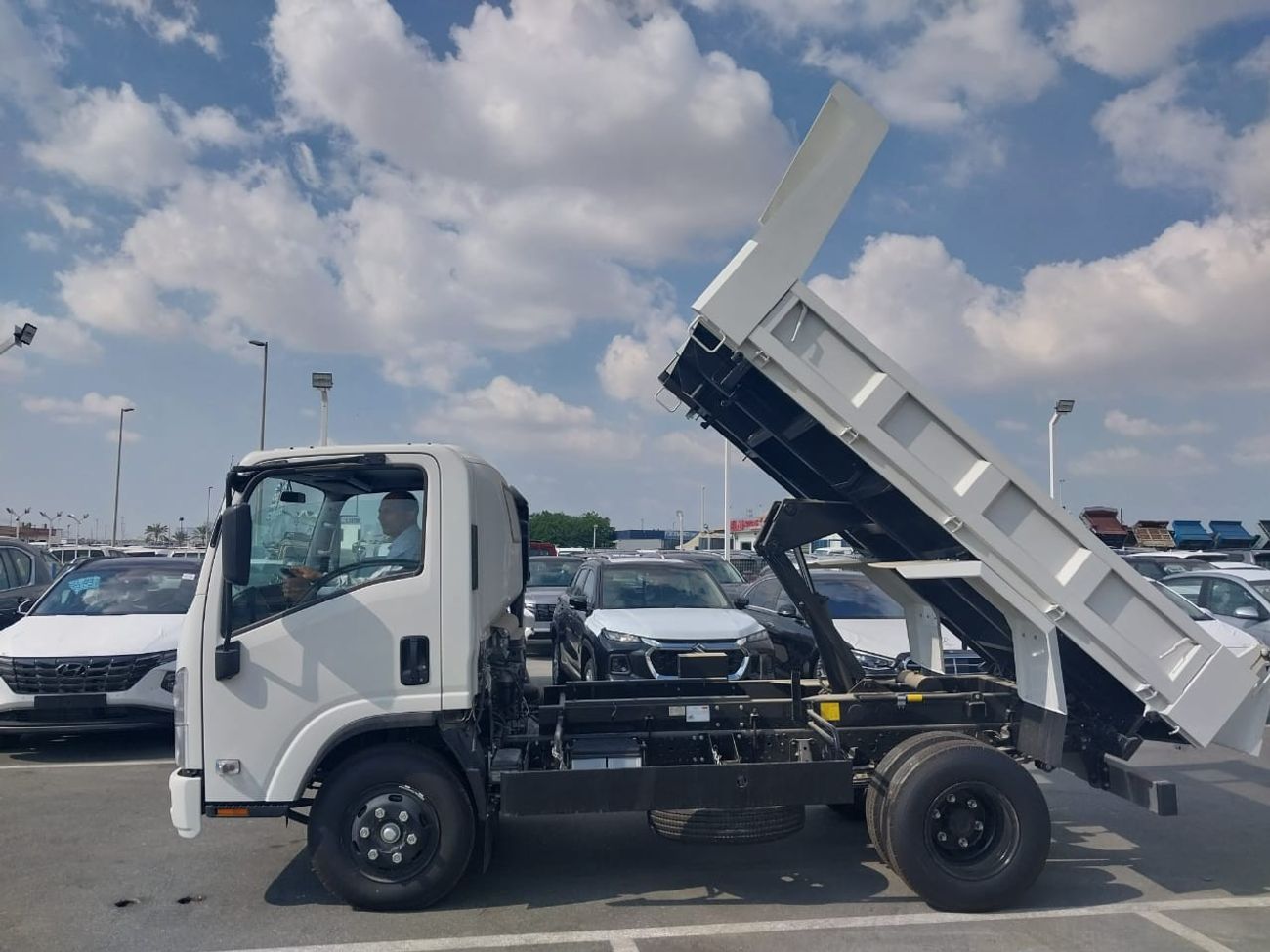 New Isuzu NPR NPR85 Tipper (Dump Truck) 2024 for sale in Dubai - 700507