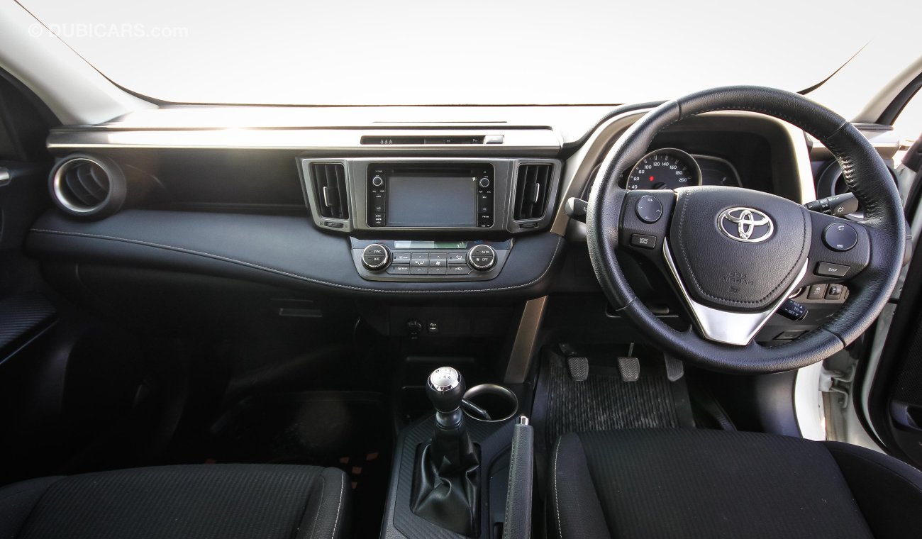 Used Toyota RAV4 Right Hand Drive 2015 for sale in Dubai - 97219