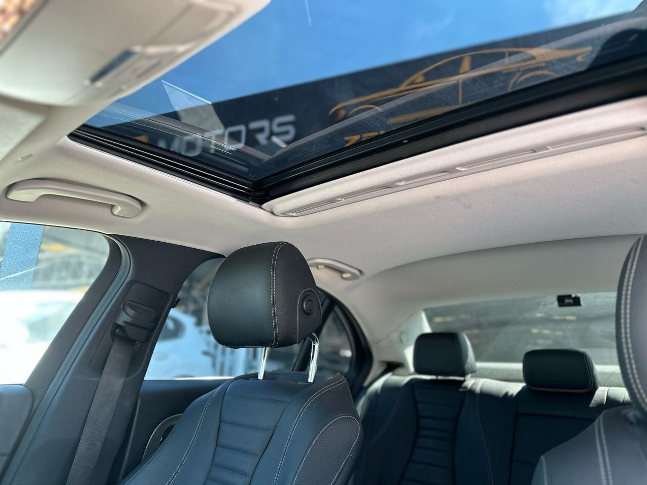 Used Mercedes-Benz E200 Std 2018 for sale in Dubai - 724704