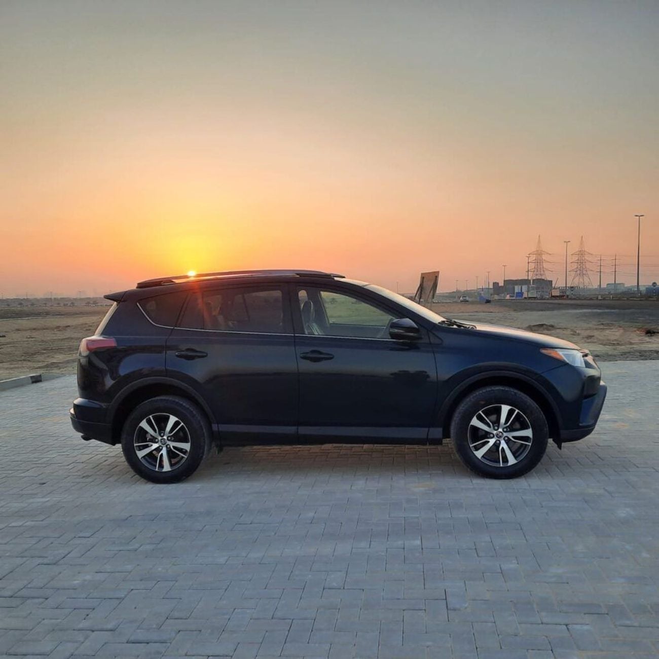 Used 2018 TOYOTA RAV4 XLE 2018 for sale in Dubai - 700016