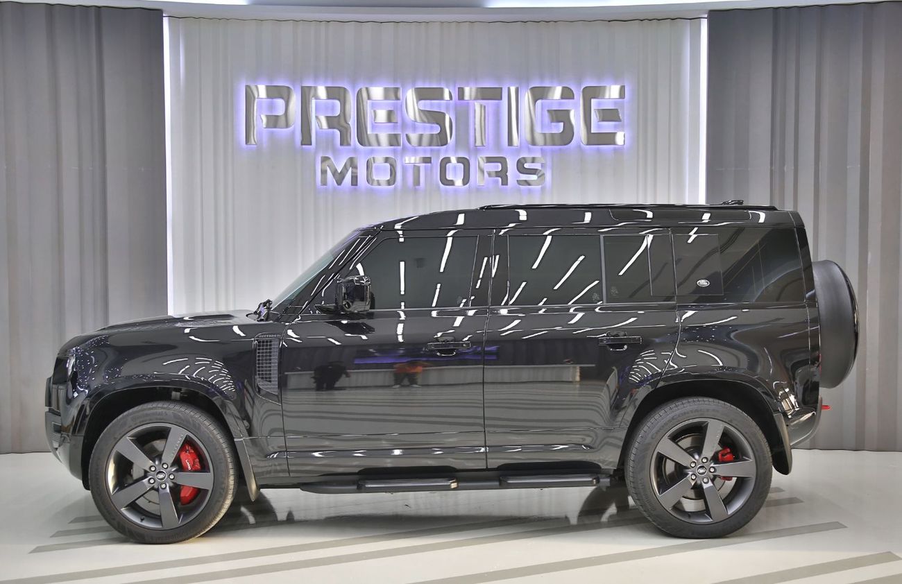مستعملة لاند روفر ديفندر P400 110 X 3.0L (5 Seater) 2024 للبيع في دبي - 860285