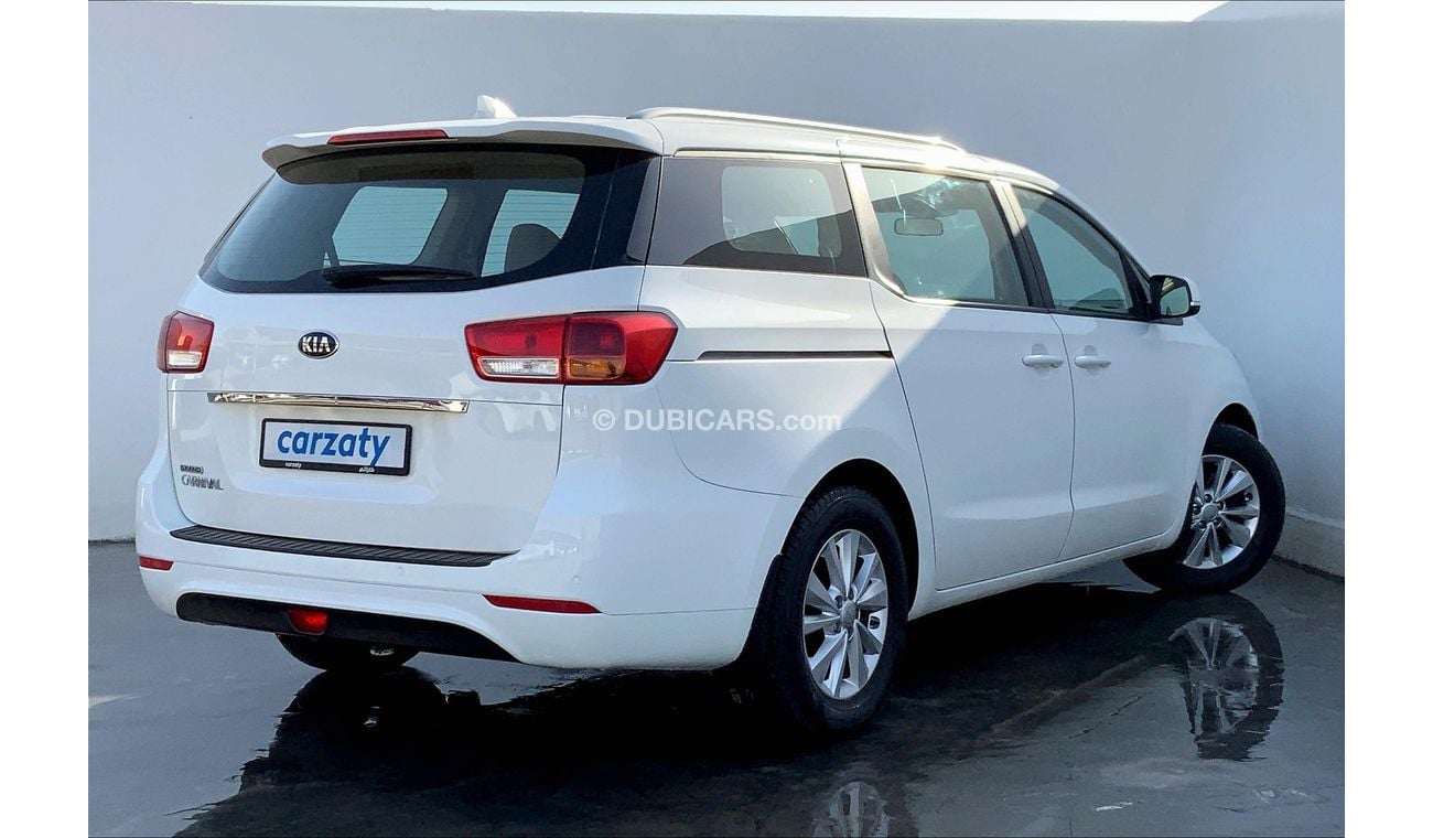 Used Kia Carnival LX 2018 for sale in Dubai - 507321