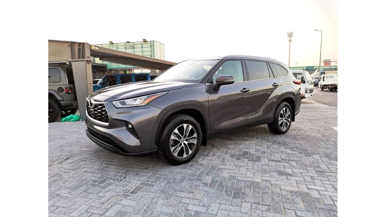 Used Toyota Highlander Toyota Highlader XLE - 2022 - Grey 2022 for sale ...