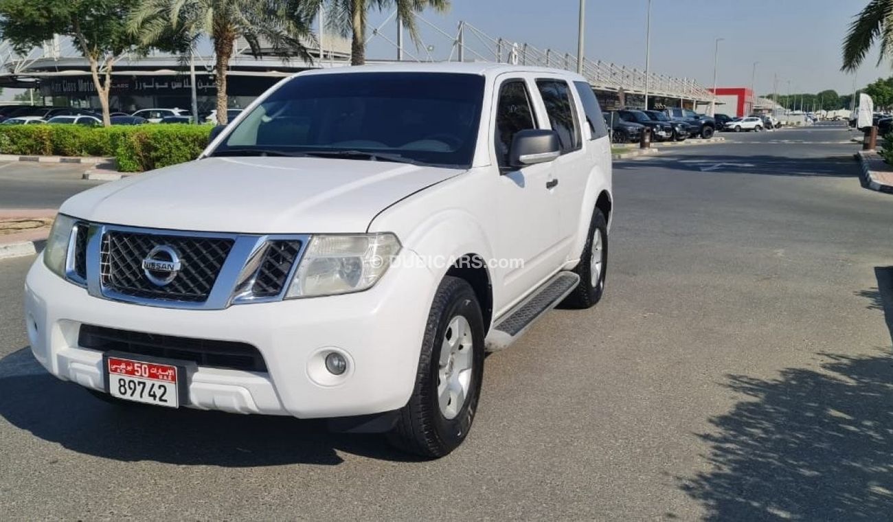 Used Nissan Pathfinder 2015 for sale in Dubai - 555385
