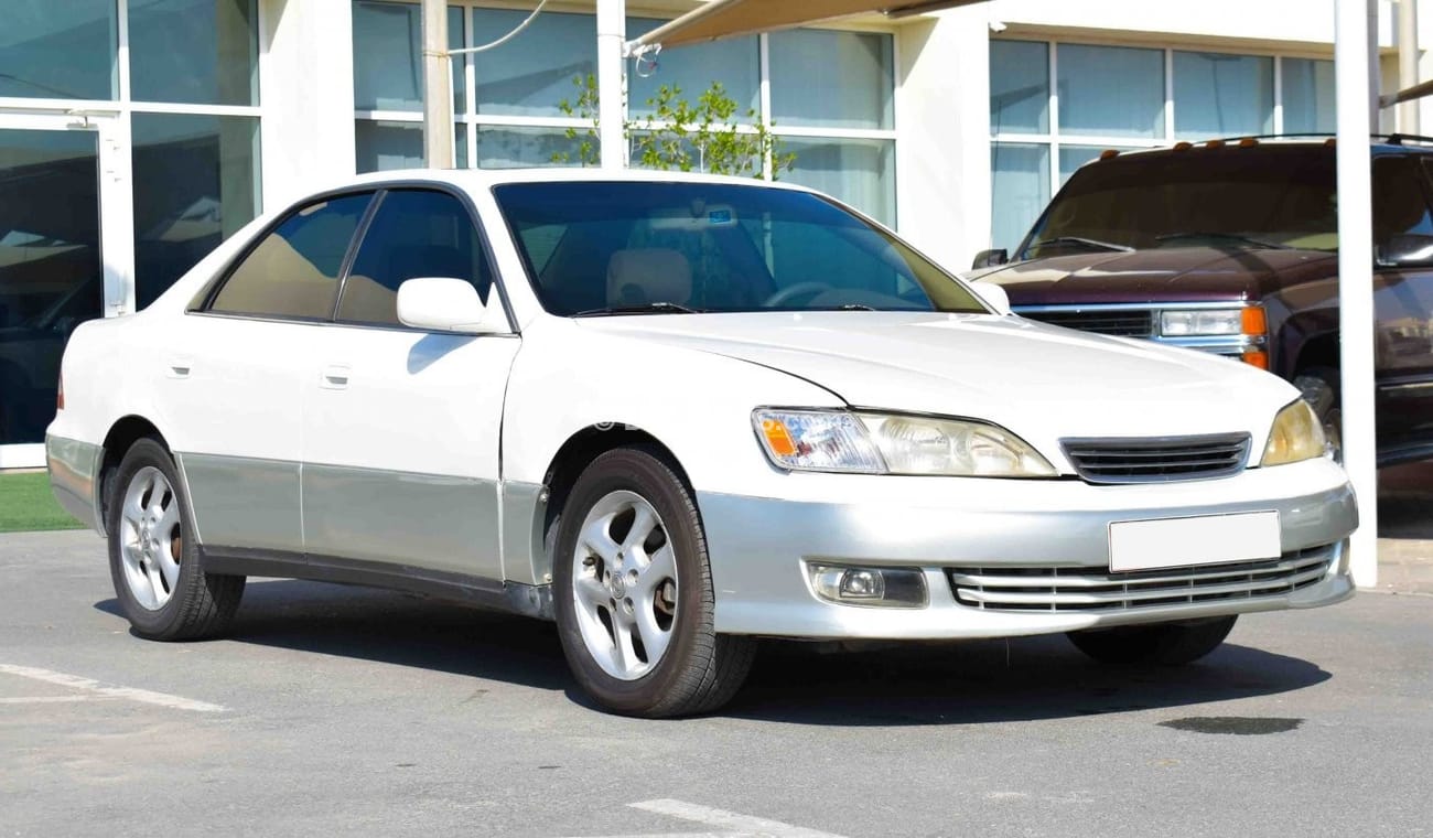 Used Lexus ES 300 2000 for sale in Dubai - 570639