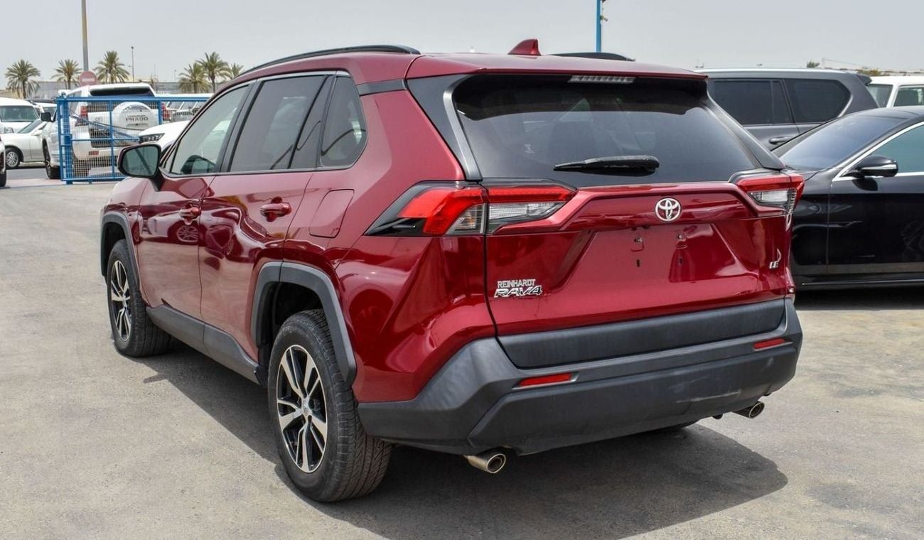 Used TOYOTA RAV4 LE JEEP 2019 for sale in Dubai - 813870