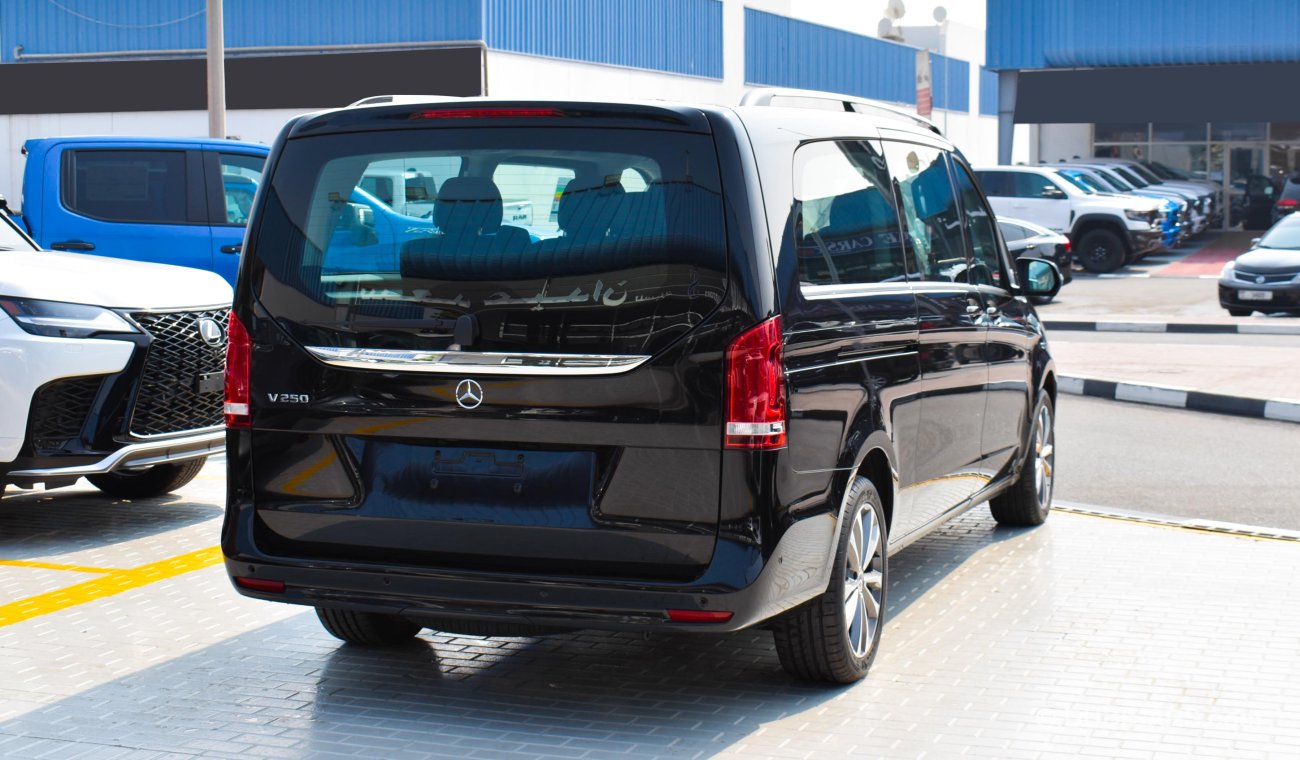New Mercedes-Benz V 250 2.0 L 2022 for sale in Dubai - 548000