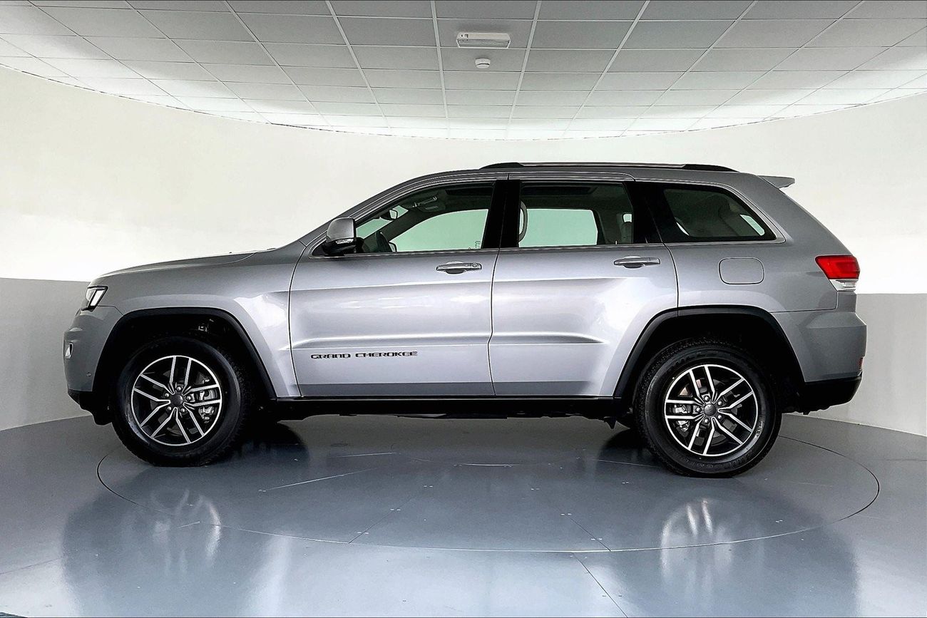 Used Jeep Grand Cherokee Limited 2019 for sale in Dubai - 569946
