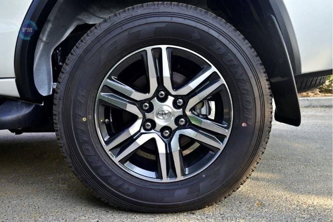 New Toyota Fortuner GX2 2.7L Petrol 4WD 7 Seater Automatic 2025 for sale in Dubai - 802357