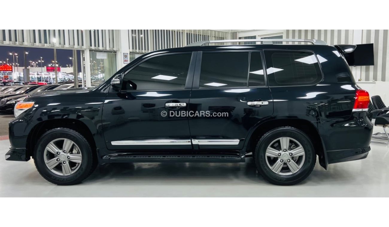 Used Toyota Land Cruiser VXR 1000 KM Only .. 5,7 .. BRAND NEW CONDITION ...