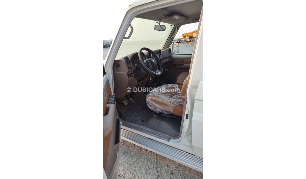 New Toyota Land Cruiser Pick Up TOYOTA LC 79 DC 4.5 V8 Anniversary ...