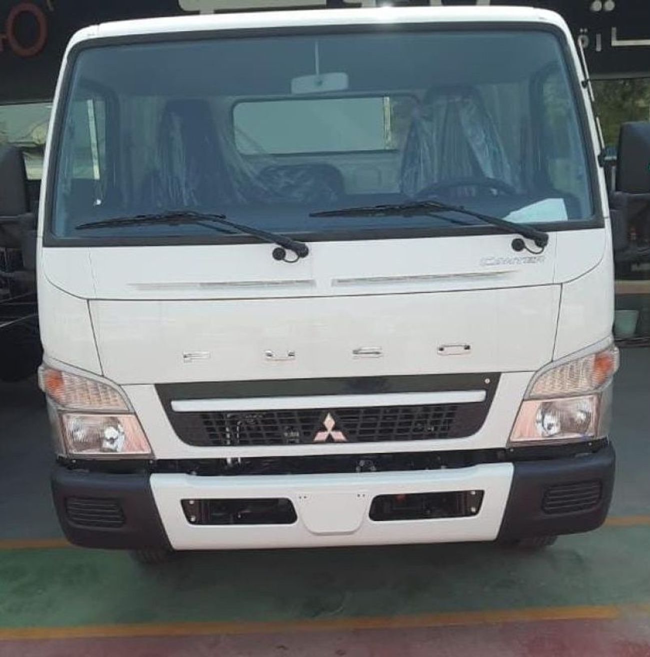 New Mitsubishi Fuso Canter 4.2Ton Chassis Truck 4.2L Diesel 2024YM 2024 for sale in Dubai - 771455