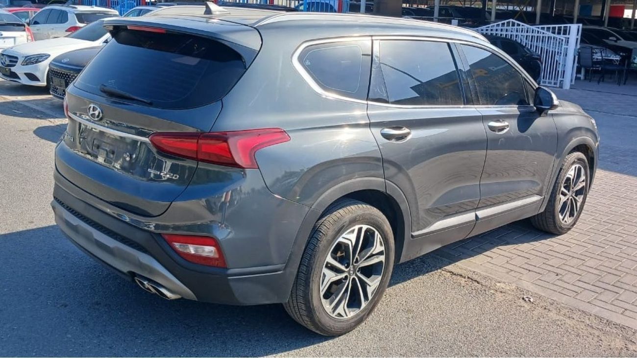 Used Hyundai Santa Fe 2019 Diesel 2019 for sale in Sharjah - 705867
