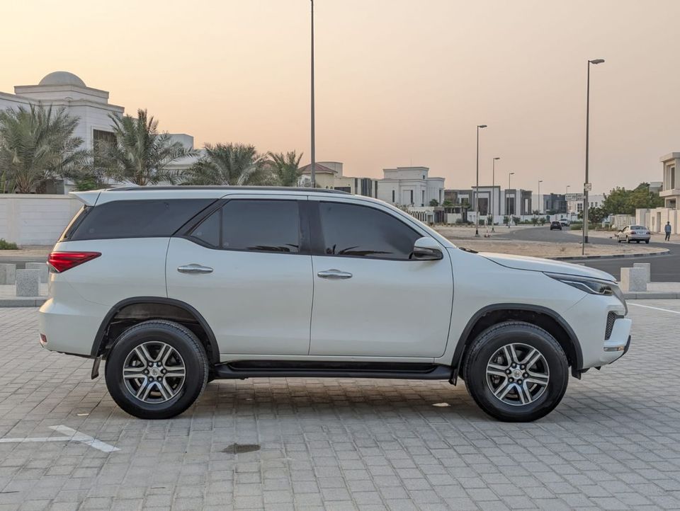 Used Toyota Fortuner 2021 white colour LHD Gcc specs 4x4 Petro engine ...